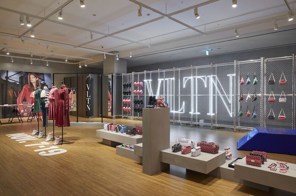발렌티노, VLTN 팝업 오픈 ‘리미티드 에디션’ 공개 - 패션서울