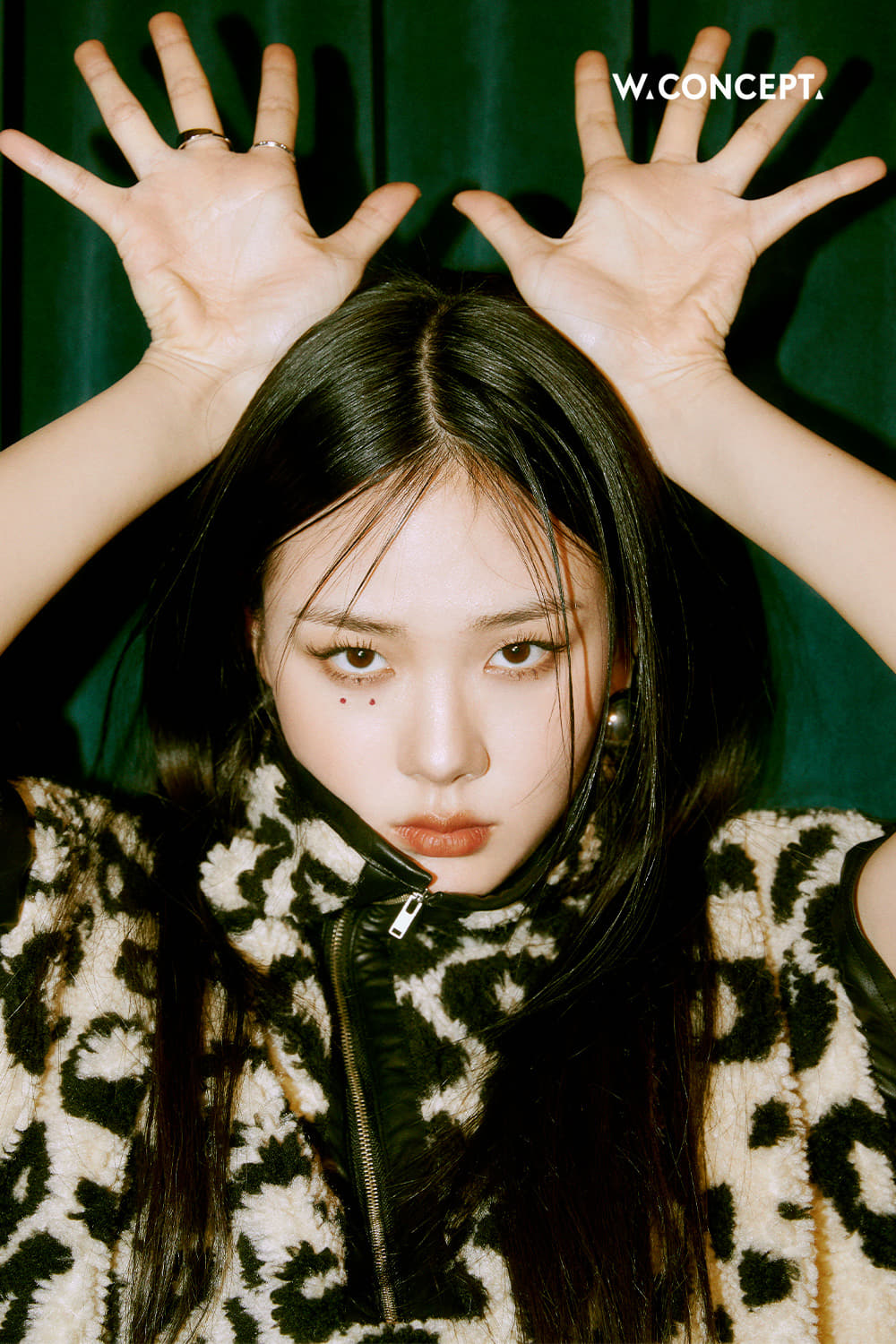 W컨셉, 비비와 협업 화보 및 랜선 라이브 공개 - 패션서울