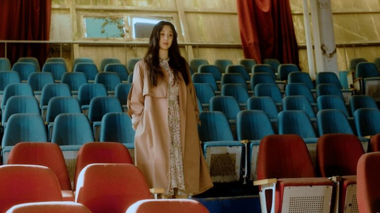 정려원, SJSJ와 함께한 ‘Oh Tomorrow’ 봄 향기 물씬 - 패션서울