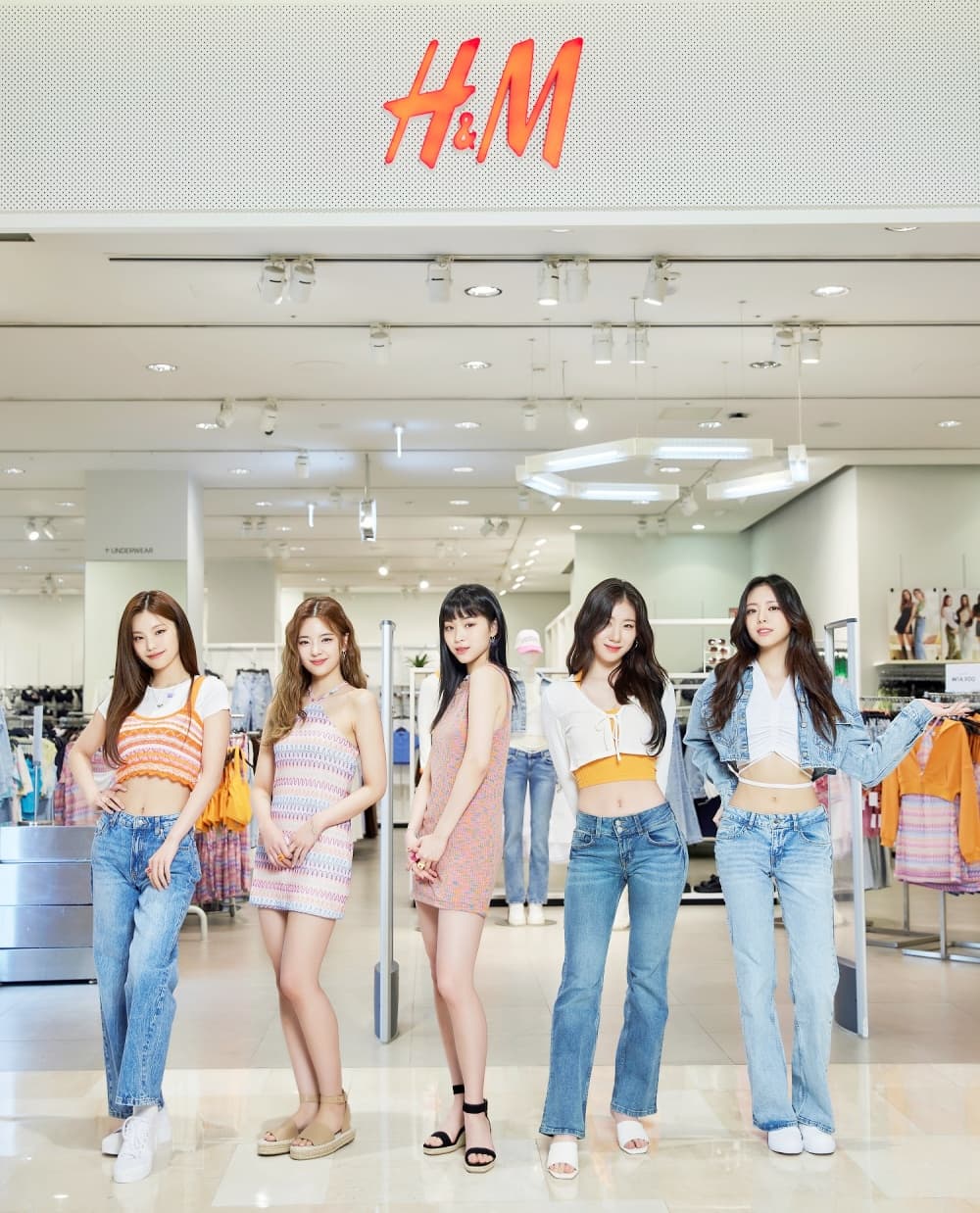 그룹 ITZY, H&M 스토어 깜짝 방문 - 패션서울